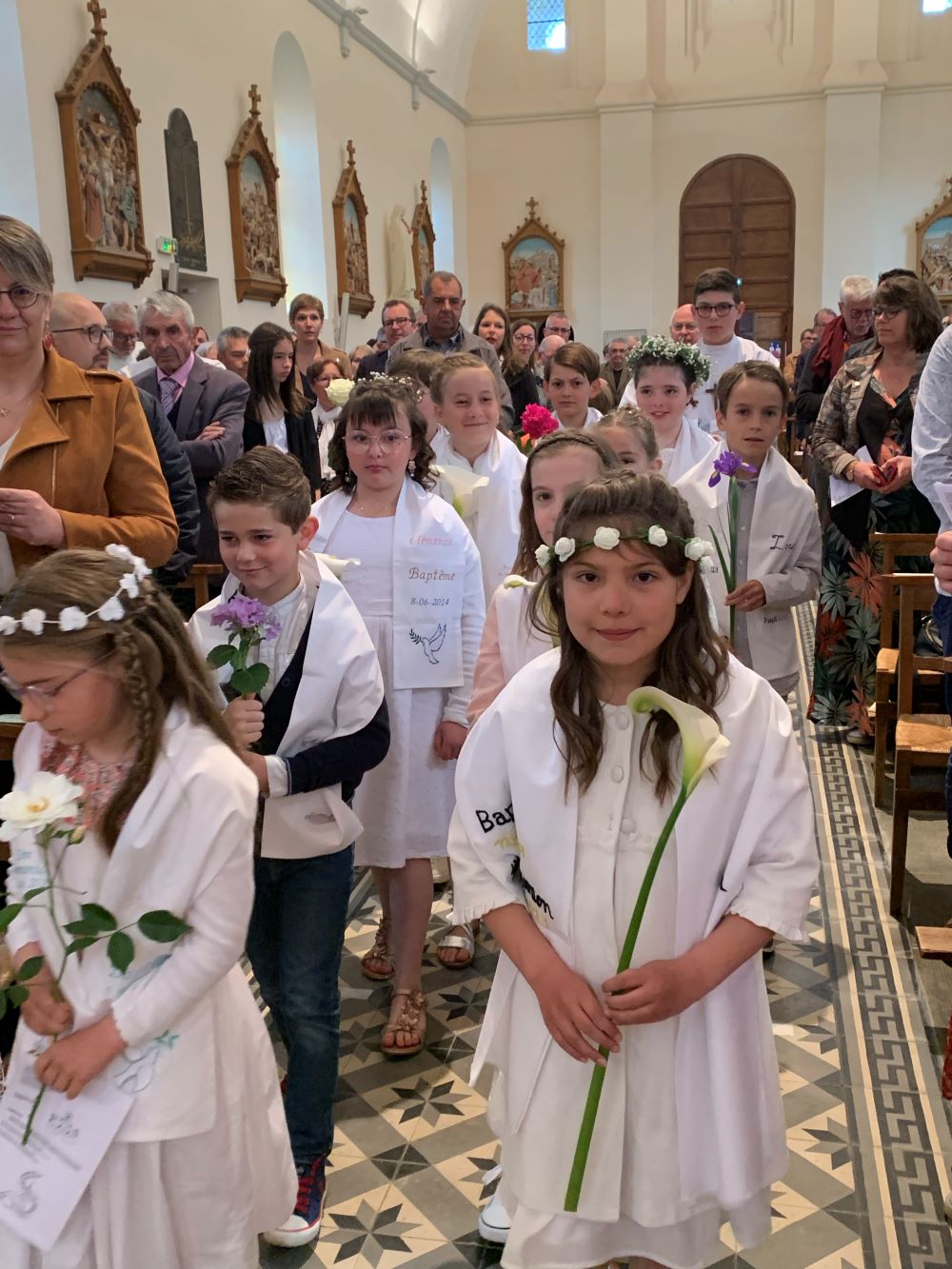Mai 2023 : Première communion (paroisse Saint Hilaire en Vihiersois ...
